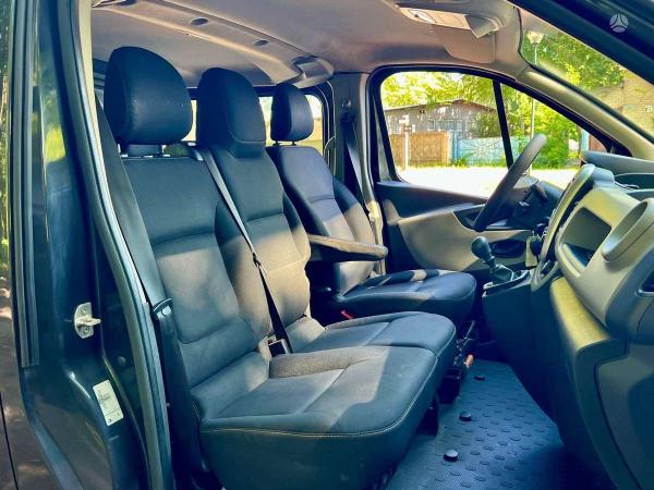 Melns Renault Trafic 2015 Panevēža, ar dzinēja tilpumu 1.60 L un nobraukumu 320 tūkst. km par 8200 €, foto 3 vietnē AUTOMOTO.COM.LV