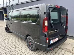 Black Renault Trafic 2016 in Vilnius, with an engine capacity of 1.60 L and mileage of 124 thousand km for 14900 €, photo 9 on AUTOMOTO.COM.LV