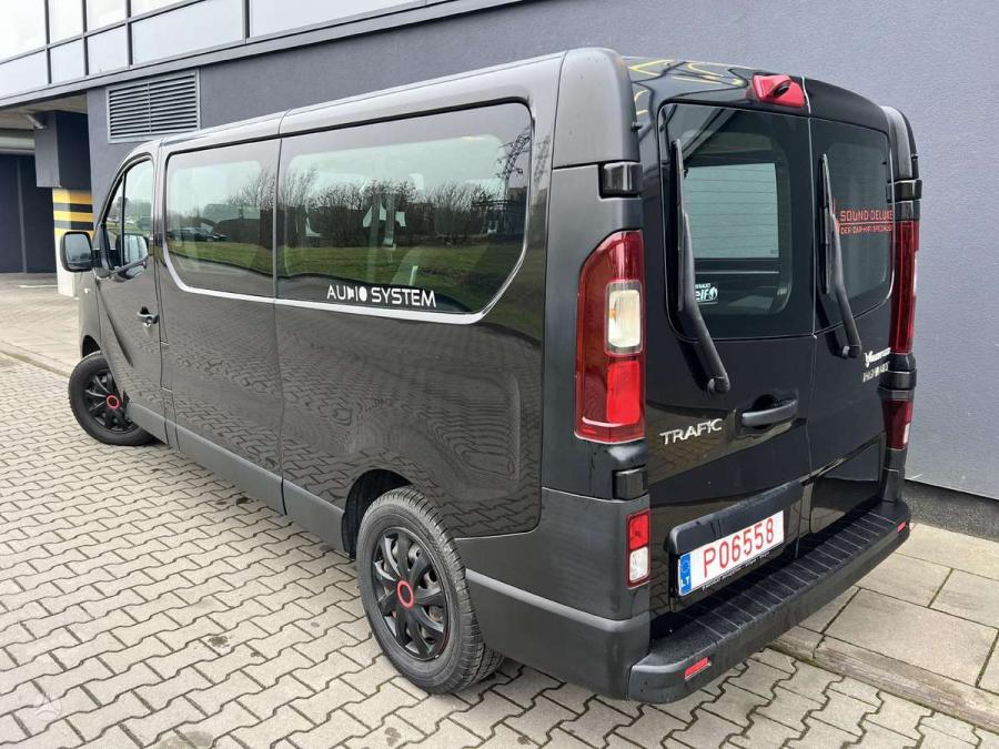 Black Renault Trafic 2016 in Vilnius, with an engine capacity of 1.60 L and mileage of 124 thousand km for 14900 €, photo 9 on AUTOMOTO.COM.LV