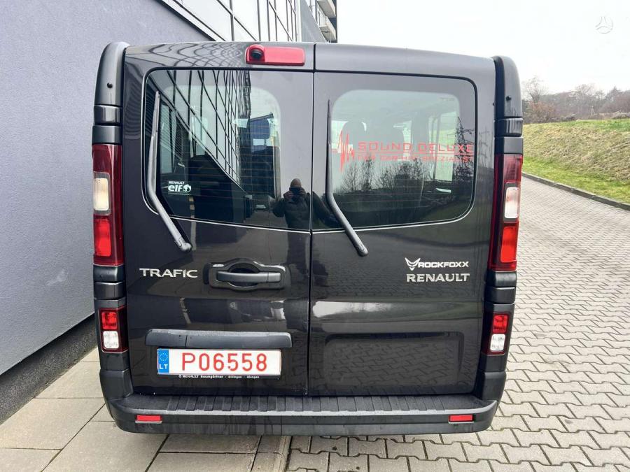 Black Renault Trafic 2016 in Vilnius, with an engine capacity of 1.60 L and mileage of 124 thousand km for 14900 €, photo 11 on AUTOMOTO.COM.LV