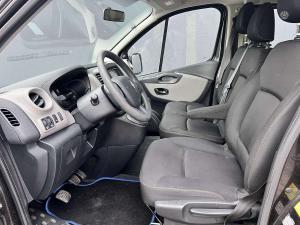 Black Renault Trafic 2016 in Vilnius, with an engine capacity of 1.60 L and mileage of 124 thousand km for 14900 €, photo 14 on AUTOMOTO.COM.LV