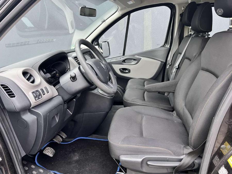 Black Renault Trafic 2016 in Vilnius, with an engine capacity of 1.60 L and mileage of 124 thousand km for 14900 €, photo 14 on AUTOMOTO.COM.LV