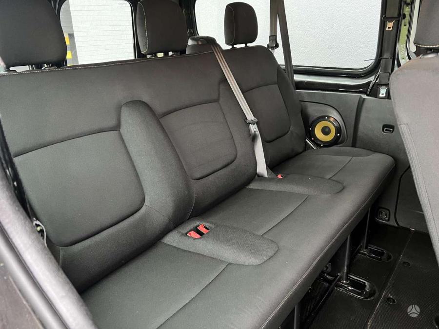 Black Renault Trafic 2016 in Vilnius, with an engine capacity of 1.60 L and mileage of 124 thousand km for 14900 €, photo 19 on AUTOMOTO.COM.LV