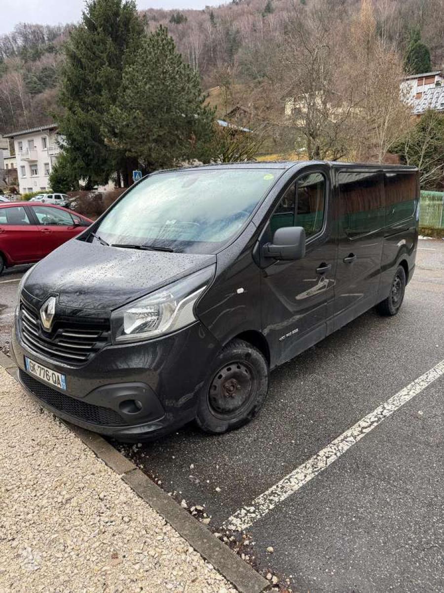 Melns Renault Trafic 2016 Tauragė, ar dzinēja tilpumu 1.60 L un nobraukumu 250 tūkst. km par 7500 €, foto 1 vietnē AUTOMOTO.COM.LV