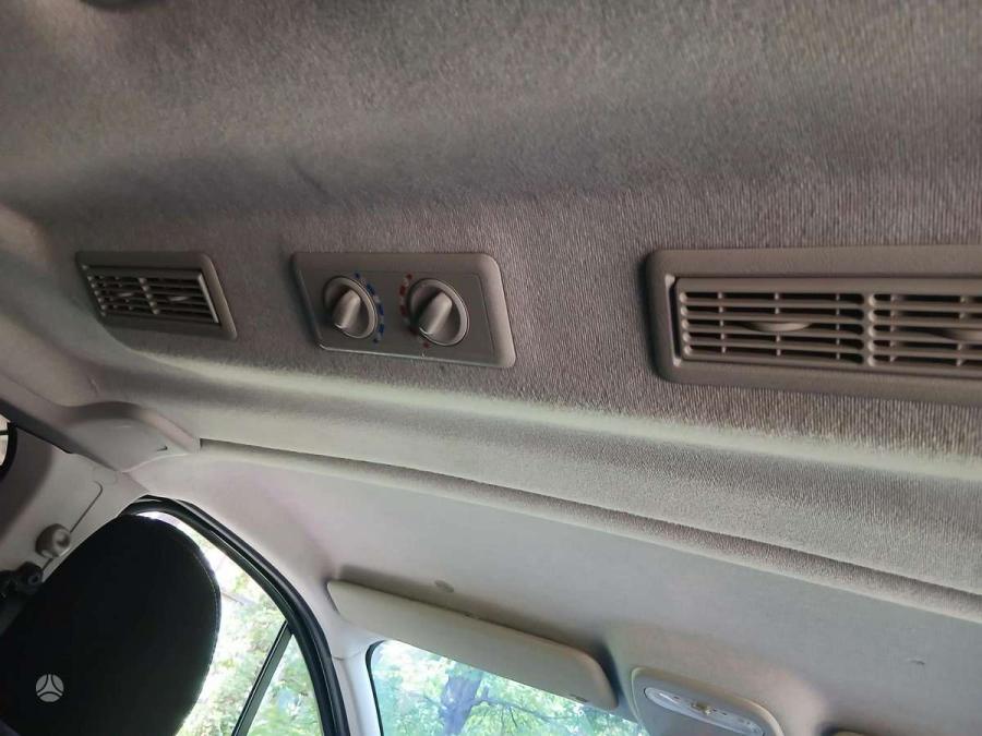 Black Renault Trafic 2016 in Alytus, with an engine capacity of 1.60 L and mileage of 350 thousand km for 8500 €, photo 9 on AUTOMOTO.COM.LV