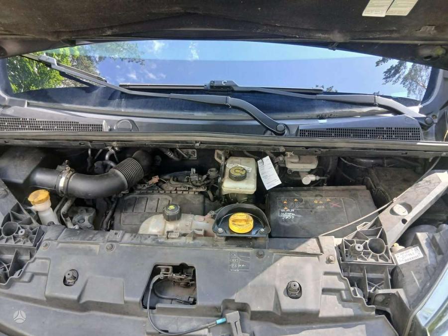 Black Renault Trafic 2016 in Alytus, with an engine capacity of 1.60 L and mileage of 350 thousand km for 8500 €, photo 10 on AUTOMOTO.COM.LV