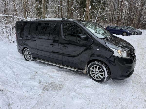 Black Renault Trafic 2017 in Vilnius, with an engine capacity of 1.60 L and mileage of 321 thousand km for 10400 €, photo 5 on AUTOMOTO.COM.LV