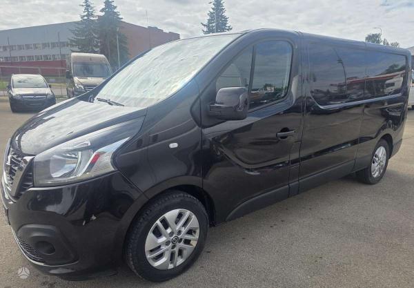Black Renault Trafic 2017 in Marijampole, with an engine capacity of 1.60 L and mileage of 174 thousand km for 5950 €, photo 2 on AUTOMOTO.COM.LV