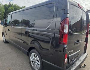 Black Renault Trafic 2017 in Marijampole, with an engine capacity of 1.60 L and mileage of 174 thousand km for 5950 €, photo 4 on AUTOMOTO.COM.LV