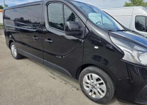 Black Renault Trafic 2017 in Marijampole, with an engine capacity of 1.60 L and mileage of 174 thousand km for 5950 €, photo 6 on AUTOMOTO.COM.LV