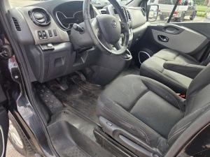 Black Renault Trafic 2017 in Marijampole, with an engine capacity of 1.60 L and mileage of 174 thousand km for 5950 €, photo 9 on AUTOMOTO.COM.LV