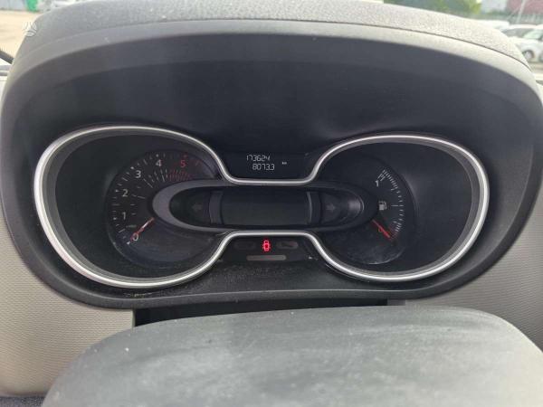 Black Renault Trafic 2017 in Marijampole, with an engine capacity of 1.60 L and mileage of 174 thousand km for 5950 €, photo 9 on AUTOMOTO.COM.LV