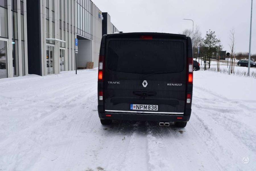 Black Renault Trafic 2018 in Vilnius, with an engine capacity of 1.60 L and mileage of 127 thousand km for 18850 €, photo 6 on AUTOMOTO.COM.LV