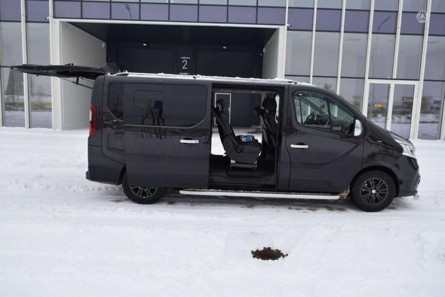 Melns Renault Trafic 2018 Viļņa, ar dzinēja tilpumu 1.60 L un nobraukumu 127 tūkst. km par 17900 €, foto 27 vietnē AUTOMOTO.COM.LV