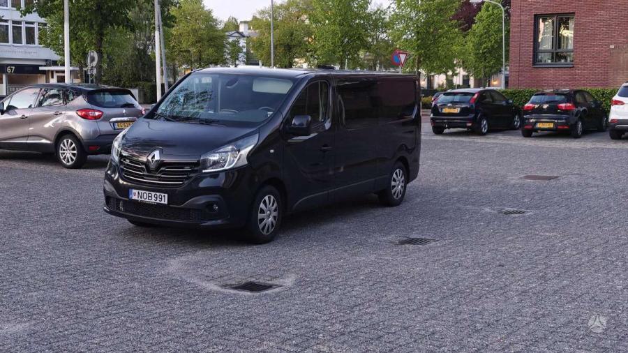 Черный Рено Трафик 2018 в Клайпеда, объемом двигателя 1.60 л и пробегом 370 тыс. км за 7999 €, фото 3 на AUTOMOTO.COM.LV