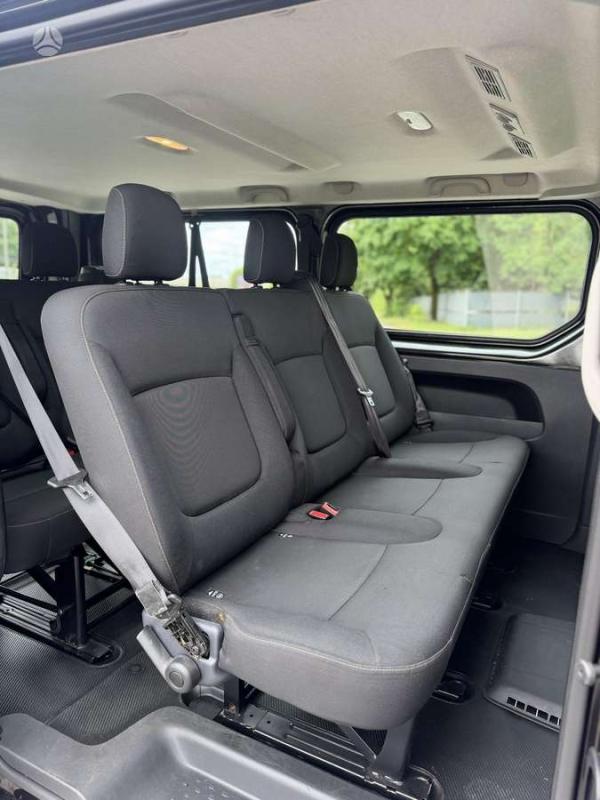 Black Renault Trafic 2019 in Kaunas, with an engine capacity of 1.60 L and mileage of 269 thousand km for 12500 €, photo 10 on AUTOMOTO.COM.LV