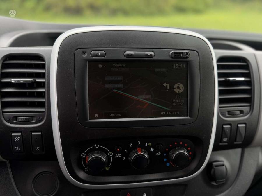 Black Renault Trafic 2019 in Kaunas, with an engine capacity of 1.60 L and mileage of 269 thousand km for 12500 €, photo 18 on AUTOMOTO.COM.LV