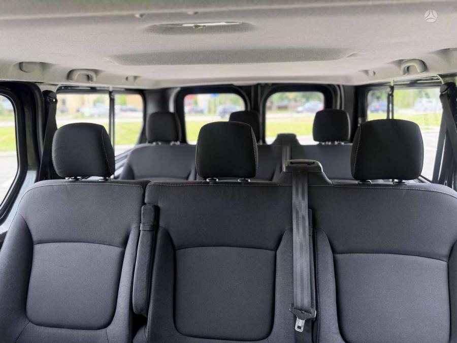 Black Renault Trafic 2019 in Kaunas, with an engine capacity of 1.60 L and mileage of 269 thousand km for 12500 €, photo 20 on AUTOMOTO.COM.LV