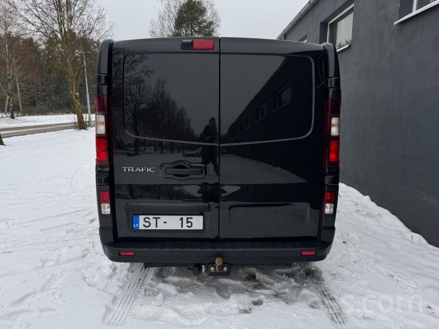 Melns Renault Trafic 2022 Ogre, ar dzinēja tilpumu 2.00 L un nobraukumu 124 tūkst. km par 17500 €, foto 10 vietnē AUTOMOTO.COM.LV