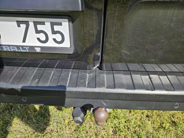 Black Renault Trafic 2022 in Druskininkai, with an engine capacity of 2.00 L and mileage of 408 thousand km for 19500 €, photo 7 on AUTOMOTO.COM.LV
