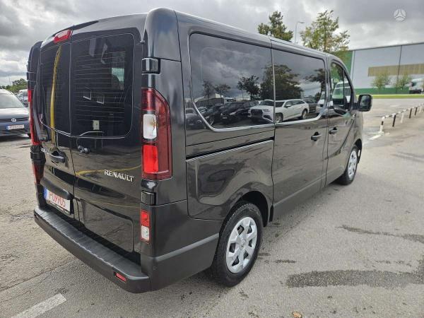 Melns Renault Trafic 2023 Šauļi, ar dzinēja tilpumu 2.00 L un nobraukumu 321 tūkst. km par 16600 €, foto 4 vietnē AUTOMOTO.COM.LV