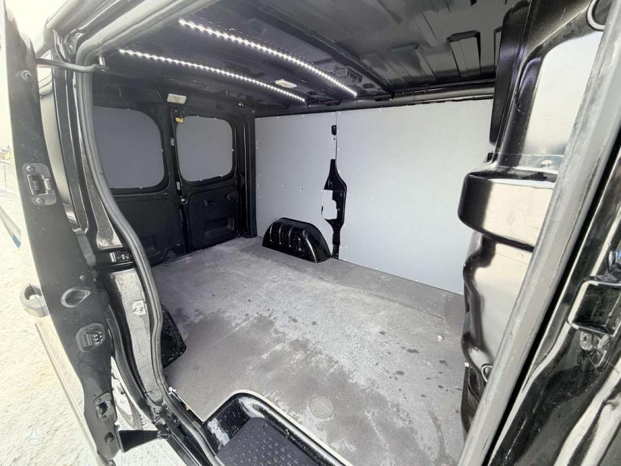 Black Renault Trafic 2024 in Siauliai, with an engine capacity of 2.00 L and mileage of 13 thousand km for 16900 €, photo 27 on AUTOMOTO.COM.LV