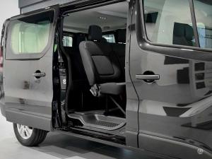 Black Renault Trafic 2026 in Kaunas, with an engine capacity of 2.00 L and mileage of 0 thousand km for 38600 €, photo 6 on AUTOMOTO.COM.LV