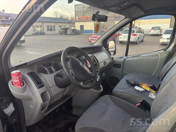 Black Renault Trafic 2003 in Tukums, with an engine capacity of 1.90 L and mileage of 270 thousand km for 3500 €, photo 5 on AUTOMOTO.COM.LV