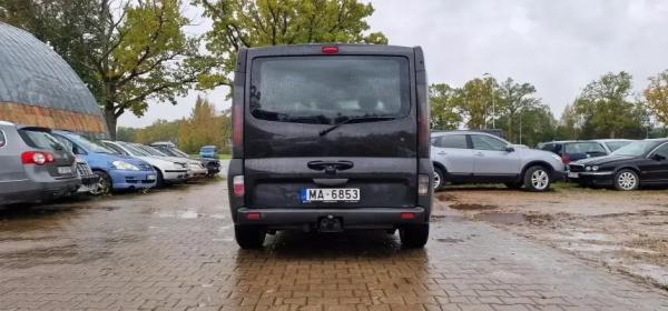 Melns Renault Trafic 2003 Valmiera, ar dzinēja tilpumu 1.90 L un nobraukumu 427 tūkst. km par 3400 €, foto 4 vietnē AUTOMOTO.COM.LV