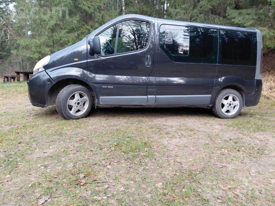 Черный Рено Трафик 2004 в Валка, объемом двигателя 1.90 л и пробегом 345 тыс. км за 5600 €, фото 2 на AUTOMOTO.COM.LV