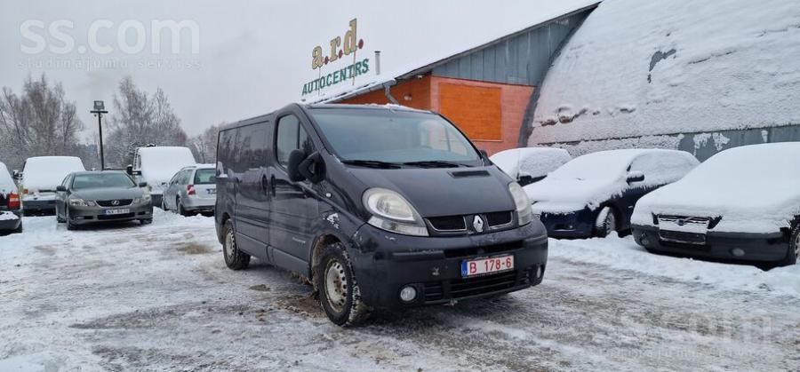 Black Renault Trafic 2004 in Valmiera, with an engine capacity of 1.90 L and mileage of 416 thousand km for 3500 €, photo 1 on AUTOMOTO.COM.LV