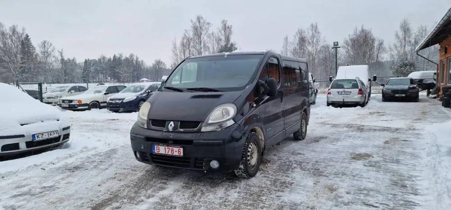 Melns Renault Trafic 2004 Valmiera, ar dzinēja tilpumu 1.90 L un nobraukumu 416 tūkst. km par 3500 €, foto 7 vietnē AUTOMOTO.COM.LV