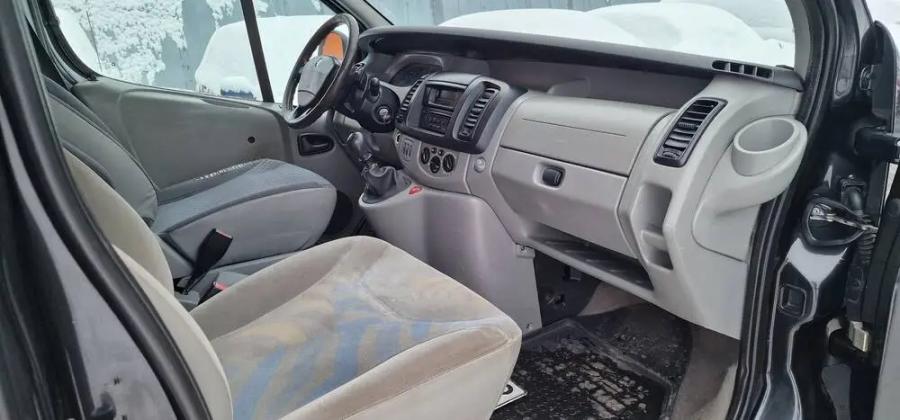 Melns Renault Trafic 2004 Valmiera, ar dzinēja tilpumu 1.90 L un nobraukumu 416 tūkst. km par 3500 €, foto 10 vietnē AUTOMOTO.COM.LV