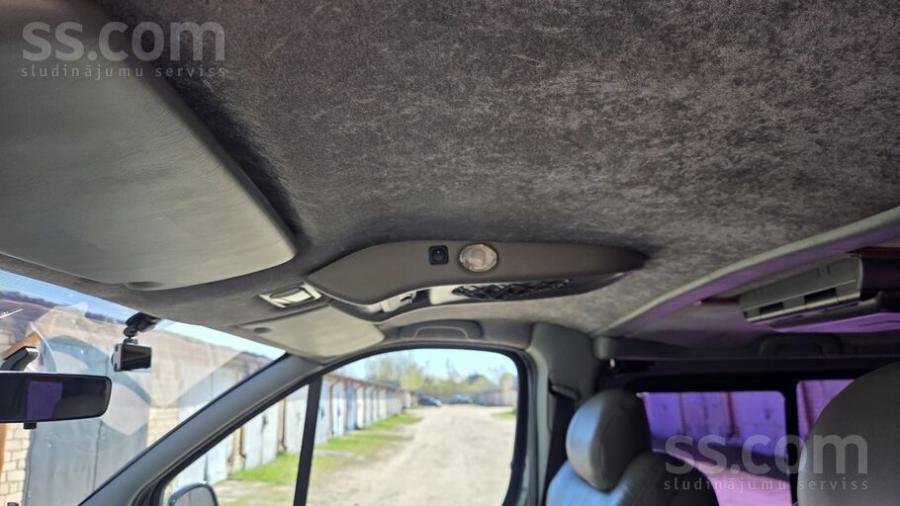 Black Renault Trafic 2004 in Rezekne, with an engine capacity of 2.50 L and mileage of 303 thousand km for 14700 €, photo 10 on AUTOMOTO.COM.LV