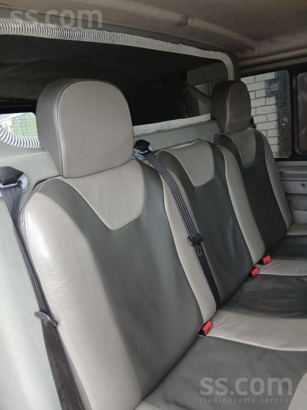 Melns Renault Trafic 2004 Saldus, ar dzinēja tilpumu 2.50 L un nobraukumu 368 tūkst. km par 2000 €, foto 6 vietnē AUTOMOTO.COM.LV