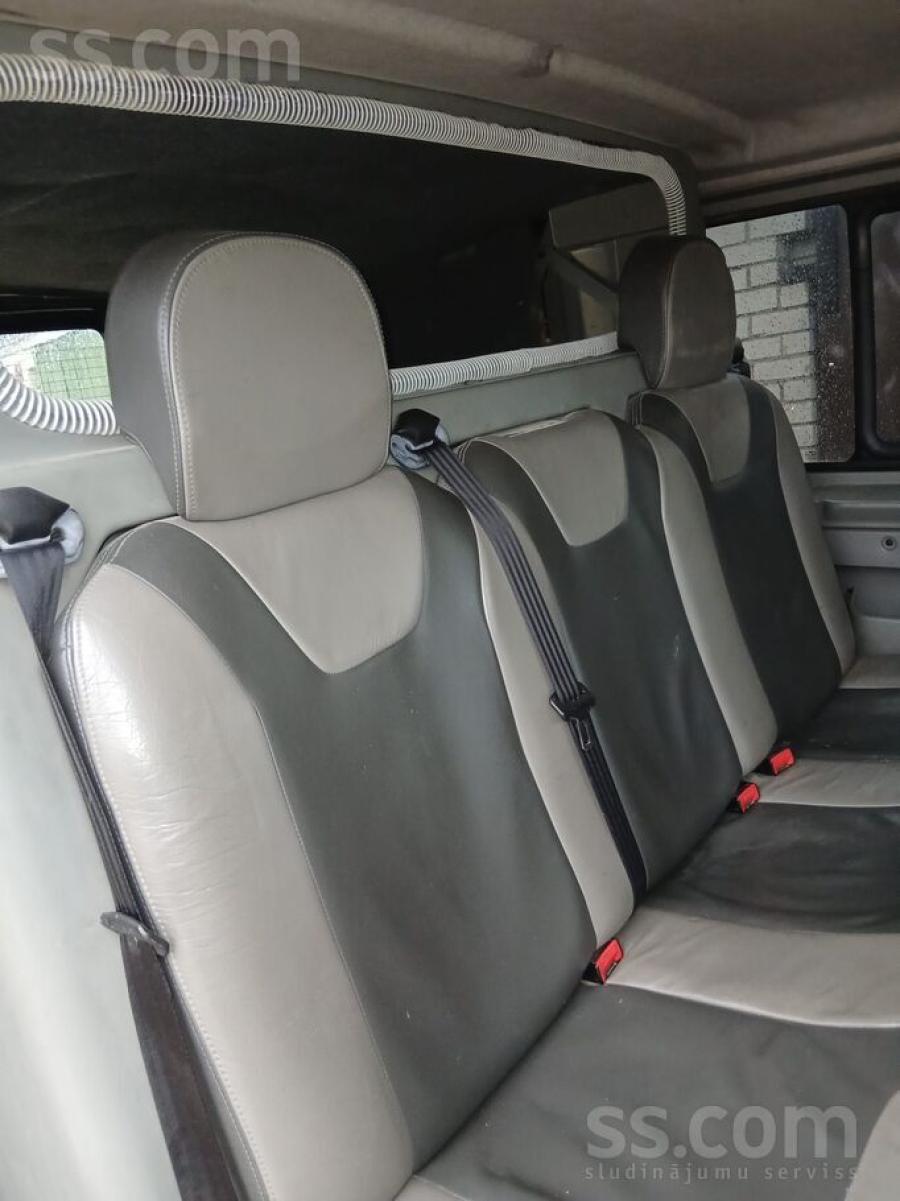 Melns Renault Trafic 2004 Saldus, ar dzinēja tilpumu 2.50 L un nobraukumu 368 tūkst. km par 2000 €, foto 7 vietnē AUTOMOTO.COM.LV