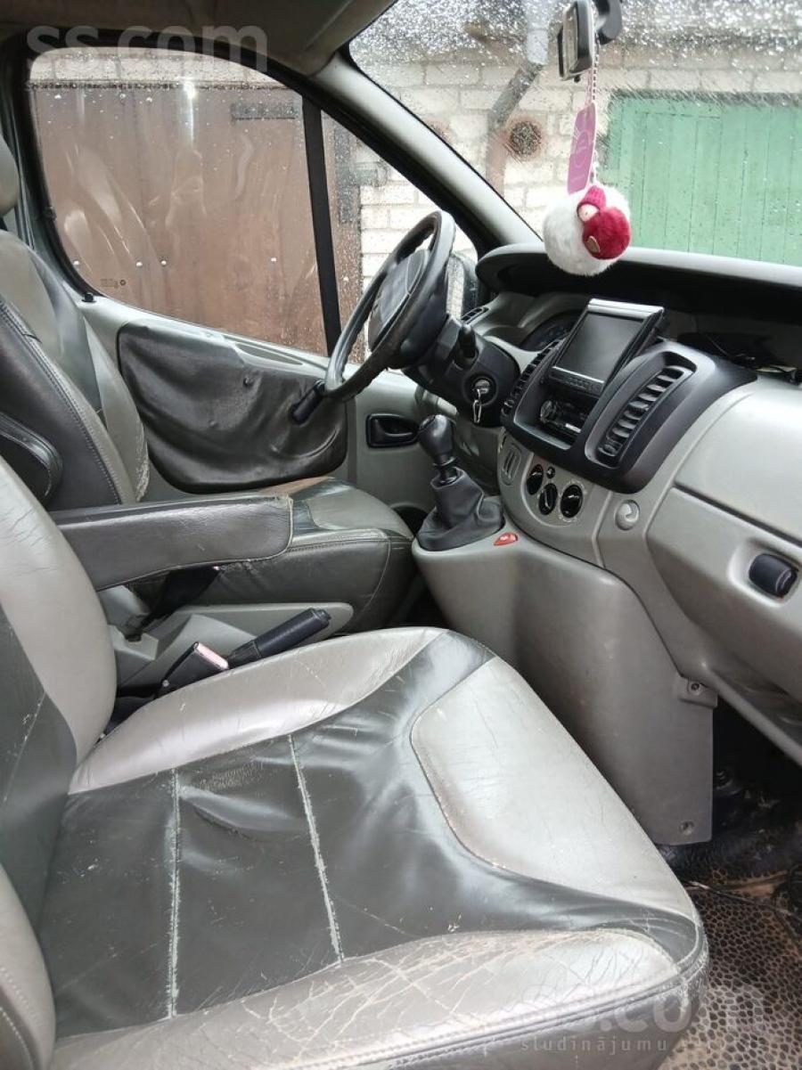 Melns Renault Trafic 2004 Saldus, ar dzinēja tilpumu 2.50 L un nobraukumu 368 tūkst. km par 2000 €, foto 8 vietnē AUTOMOTO.COM.LV
