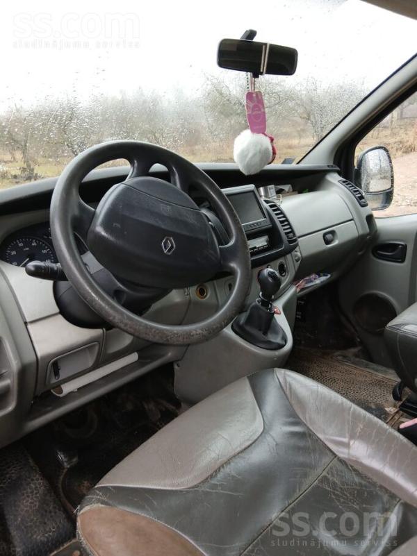 Melns Renault Trafic 2004 Saldus, ar dzinēja tilpumu 2.50 L un nobraukumu 368 tūkst. km par 2000 €, foto 8 vietnē AUTOMOTO.COM.LV