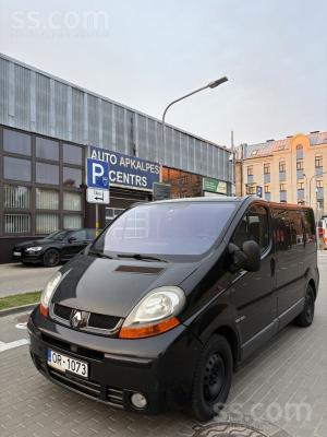Black Renault Trafic 2004 in Riga, with an engine capacity of 1.90 L and mileage of 430 thousand km for 3500 €, photo  on AUTOMOTO.COM.LV