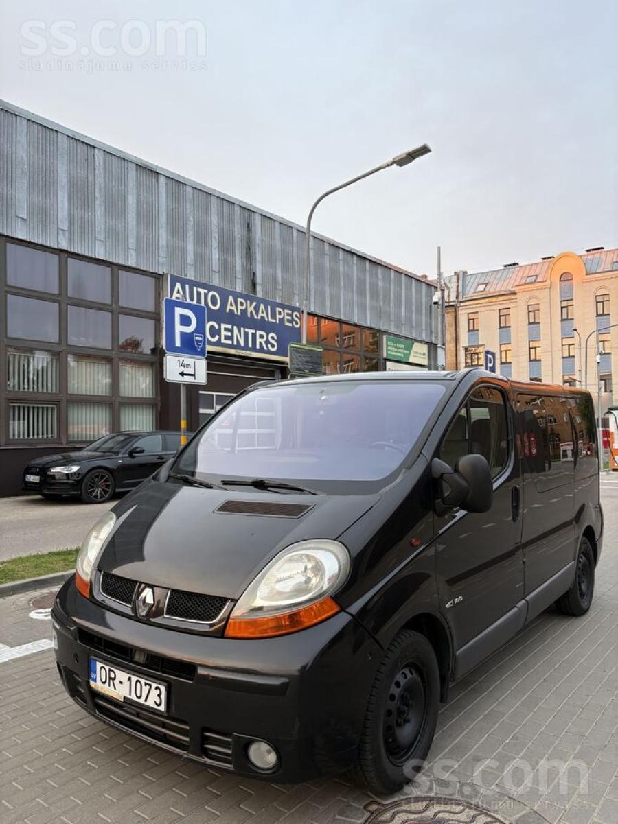 Black Renault Trafic 2004 in Riga, with an engine capacity of 1.90 L and mileage of 430 thousand km for 3500 €, photo 1 on AUTOMOTO.COM.LV