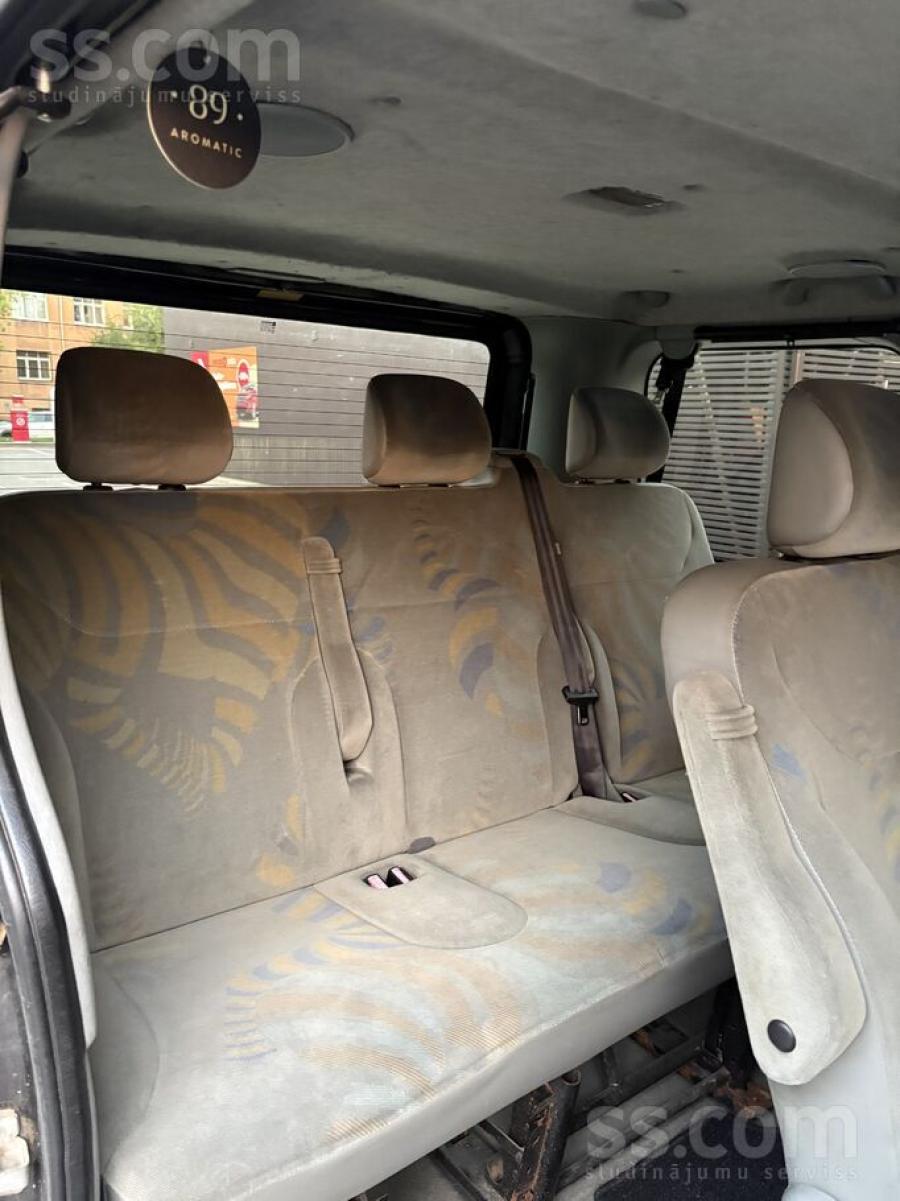 Black Renault Trafic 2004 in Riga, with an engine capacity of 1.90 L and mileage of 430 thousand km for 3500 €, photo 10 on AUTOMOTO.COM.LV
