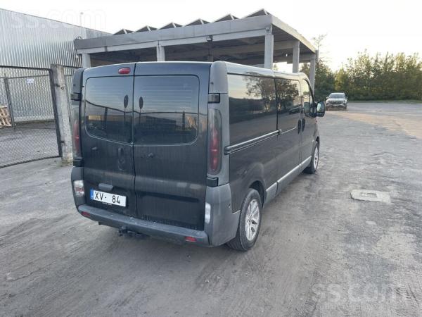 Melns Renault Trafic 2005 Rīga, ar dzinēja tilpumu 1.90 L un nobraukumu 306 tūkst. km par 4950 €, foto 2 vietnē AUTOMOTO.COM.LV