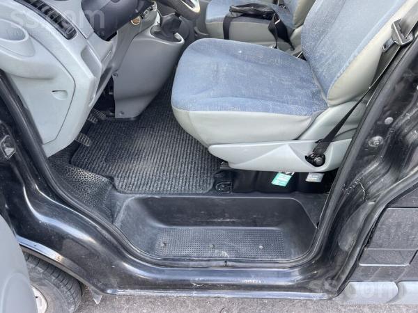 Melns Renault Trafic 2005 Rīga, ar dzinēja tilpumu 1.90 L un nobraukumu 306 tūkst. km par 4950 €, foto 6 vietnē AUTOMOTO.COM.LV