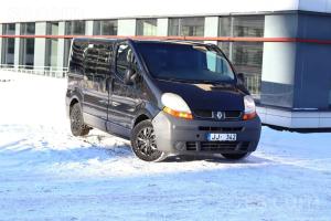 Black Renault Trafic 2005 in Riga, with an engine capacity of 2.50 L and mileage of 387 thousand km for 3980 €, photo  on AUTOMOTO.COM.LV