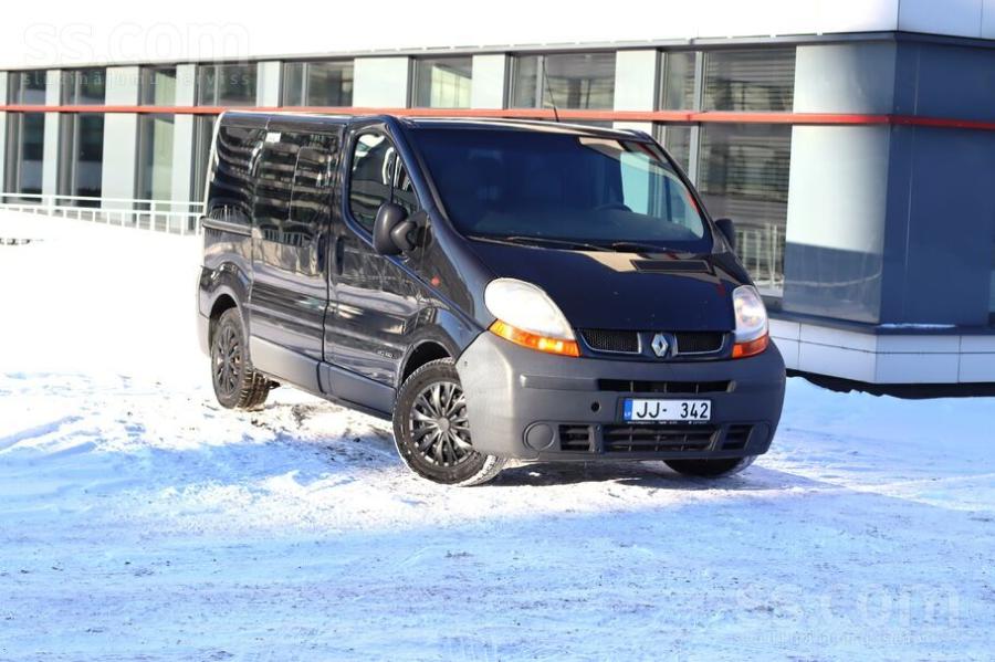Black Renault Trafic 2005 in Riga, with an engine capacity of 2.50 L and mileage of 387 thousand km for 3980 €, photo 1 on AUTOMOTO.COM.LV