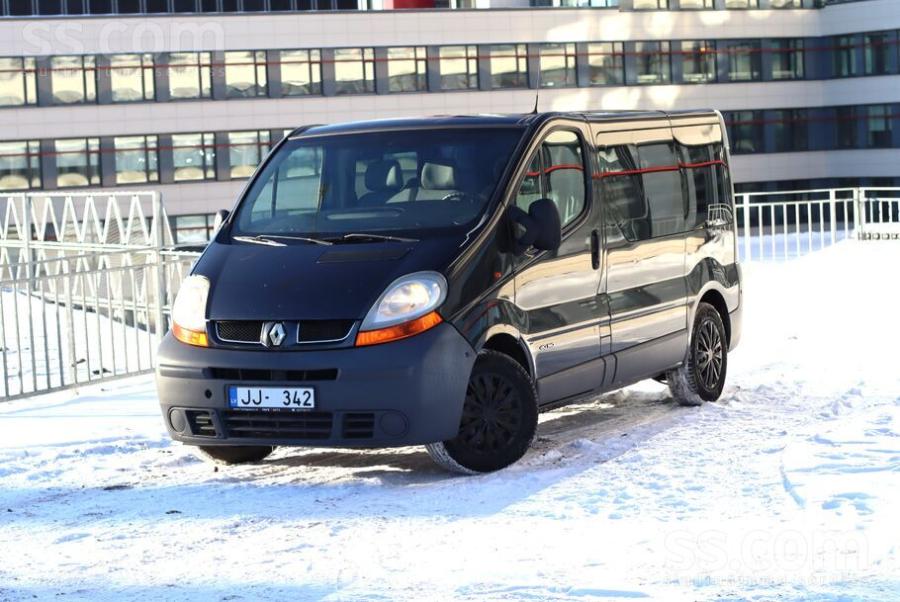 Black Renault Trafic 2005 in Riga, with an engine capacity of 2.50 L and mileage of 387 thousand km for 3980 €, photo 3 on AUTOMOTO.COM.LV