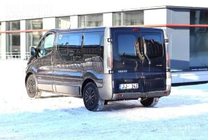 Black Renault Trafic 2005 in Riga, with an engine capacity of 2.50 L and mileage of 387 thousand km for 3980 €, photo 4 on AUTOMOTO.COM.LV