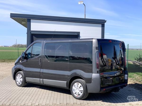 Melns Renault Trafic 2005 Kauņa, ar dzinēja tilpumu 1.90 L un nobraukumu 260 tūkst. km par 5199 €, foto 4 vietnē AUTOMOTO.COM.LV