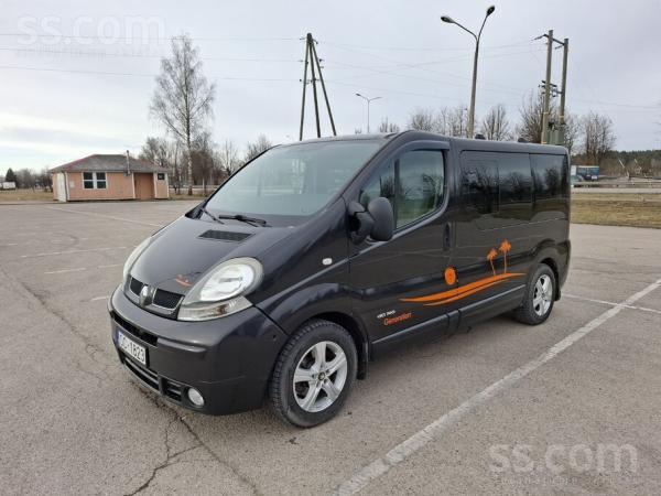Melns Renault Trafic 2005 Ogre, ar dzinēja tilpumu 2.50 L un nobraukumu 315 tūkst. km par 7800 €, foto 1 vietnē AUTOMOTO.COM.LV
