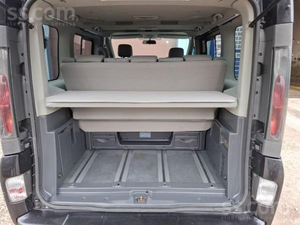 Melns Renault Trafic 2005 Ogre, ar dzinēja tilpumu 2.50 L un nobraukumu 315 tūkst. km par 7800 €, foto 8 vietnē AUTOMOTO.COM.LV